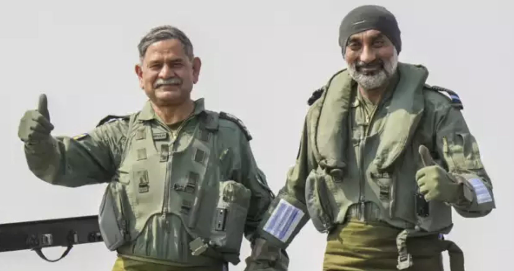 IAF, Army Chiefs Take Historic Sortie in LCA Tejas Fighter Jet ...
